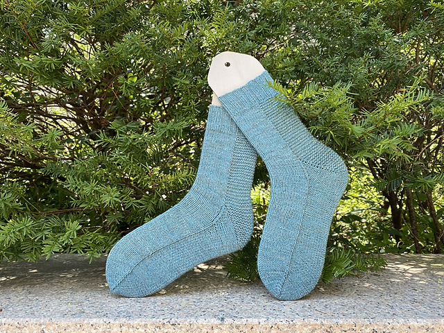 Ravelry: Ttukttak socks pattern by Soojin Kim