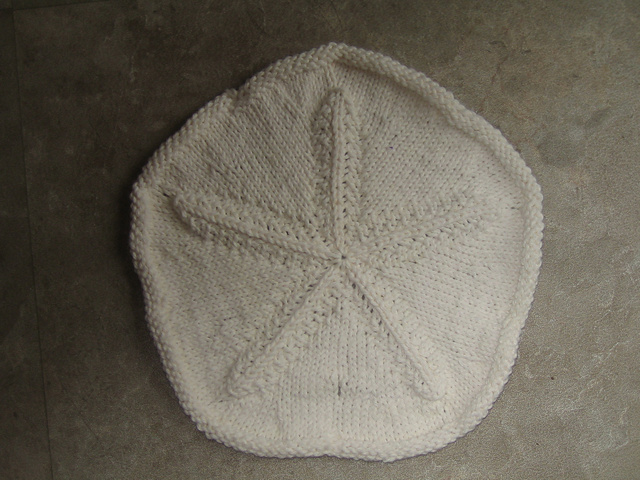 Ravelry: Keyhole Sand Dollar pattern by Maryann Walsh