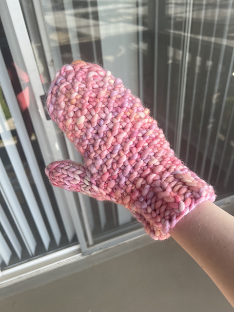 Ravelry: Easy Super Bulky Beginner Seed Stitch Mittens pattern by ...