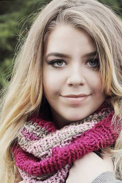 Ravelry: Kalmia Cowl pattern by Judith Quinton