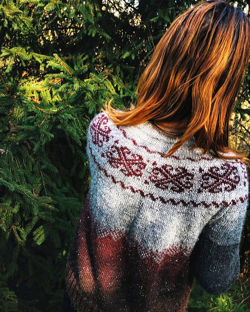Ravelry: Christmas’s Eve pattern by Knitting For Breakfast
