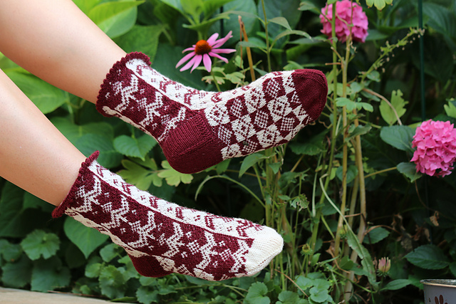 Ravelry: Socks Hella pattern by Astrid Tueting