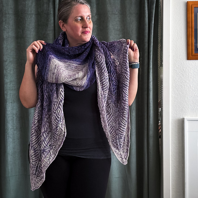 Ravelry: Spectre 5 pattern by Lesley Anne Robinson