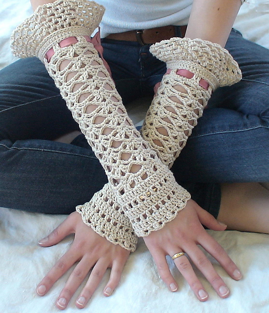 Ravelry: Claudine mitten gauntlet pattern by Knitisfun - Catherine ...
