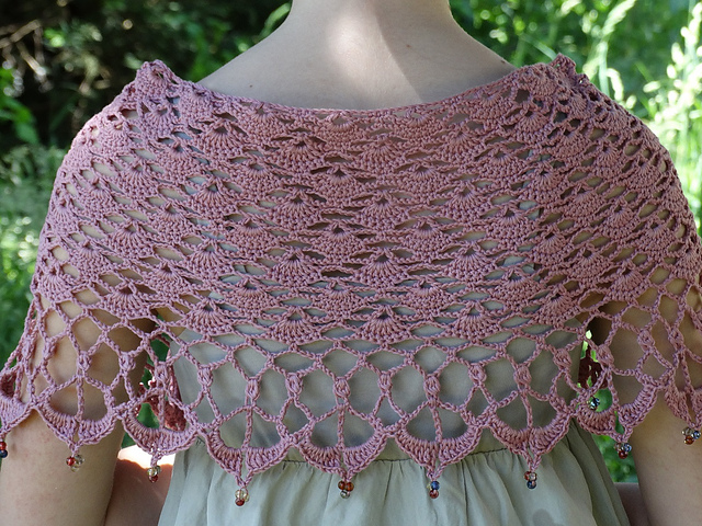 Ravelry: Julia Shawl pattern by Knitisfun - Catherine Roujansky