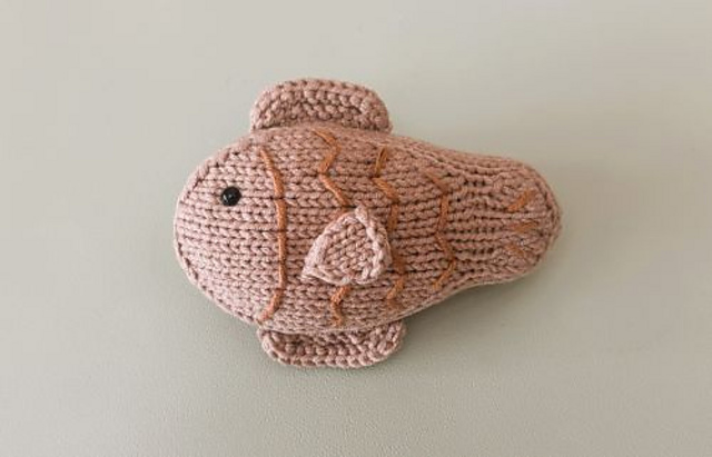 Ravelry: Fish-shaped Pastry pattern by Annie Ahn