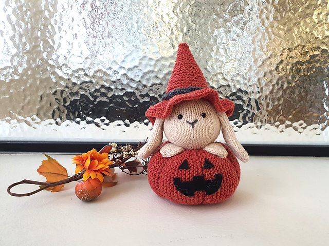 Ravelry: Pumpkin Rabbit pattern by Annie Ahn