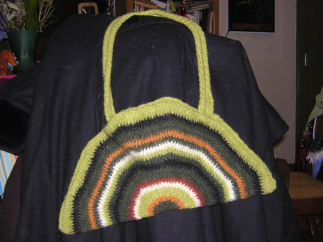 Ravelry: Half-moon bag pattern by Jane Davis