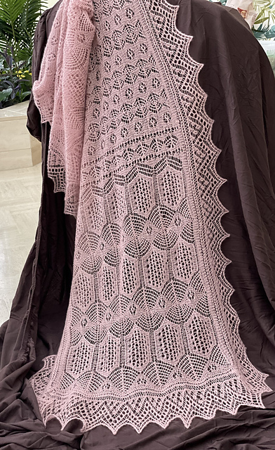 Ravelry: Charlotte pattern by Knitnoiram