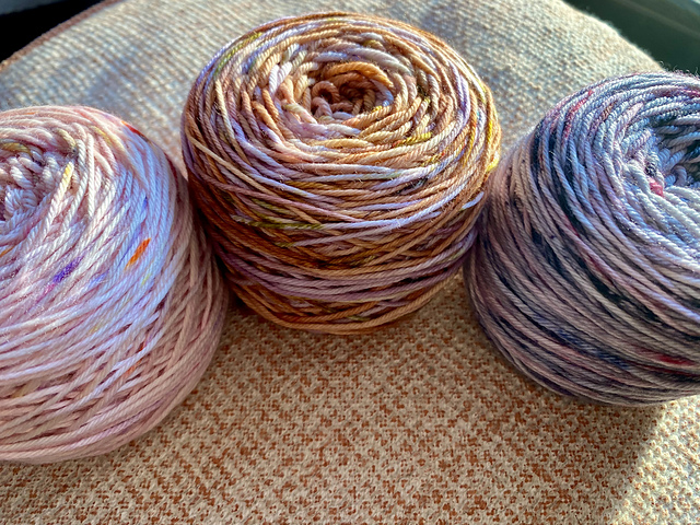 Ravelry: knitnpurlen's TRAVELER COWL ~ DRK TK v.1