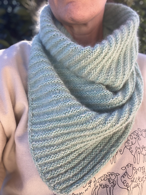 Ravelry: knitnpurlen's TRAVELER COWL ~ DRK TK v.2
