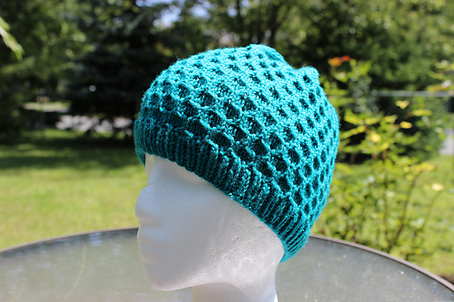 Ravelry: Honeycomb Hat pattern by Allison Sarnoff