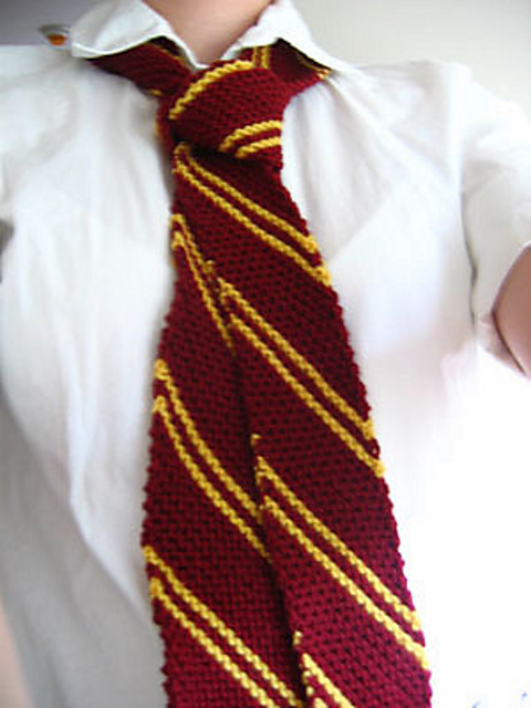 Ravelry: Hip House Scarf pattern by Alison Hansel