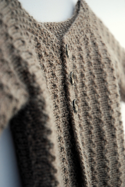 Ravelry: Demne pattern by Annie Cholewa