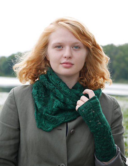 Ravelry: Viviane pattern by Anne Hanson