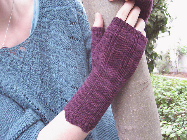 Ravelry: Sleekit Mitts pattern by Star Rabinowitz