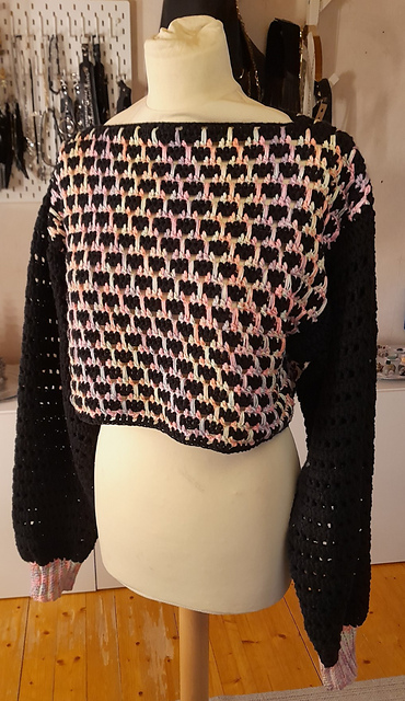 Ravelry: Jester cropped sweater pattern by Heli Toivonen