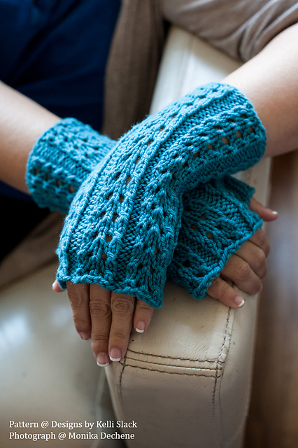 Ravelry: Lights On Mitts pattern by Kelli Slack
