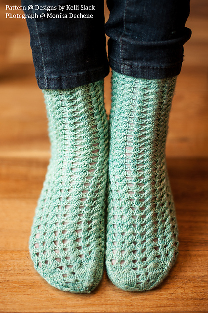 Ravelry: Hoarfrost Socks pattern by Kelli Slack