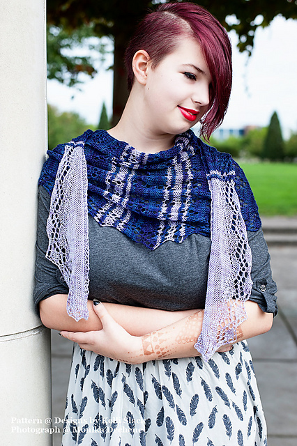 Ravelry: Daphne Shawl pattern by Kelli Slack