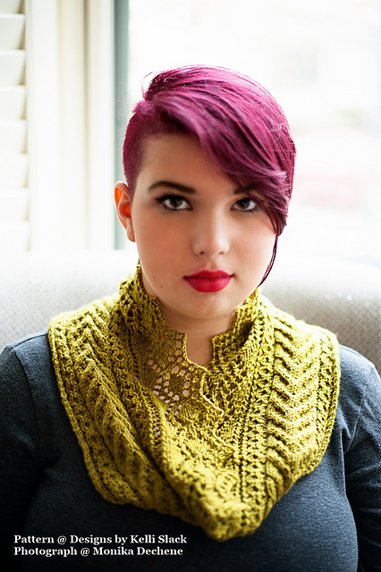Ravelry: Siskiyou Cowl pattern by Kelli Slack