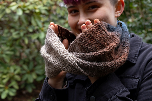 Ravelry: Diagonal Tracks Moebius Crochet pattern by Pat Groves