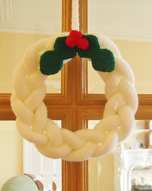 Ravelry: Simple Christmas Wreath pattern by Knitting by Post