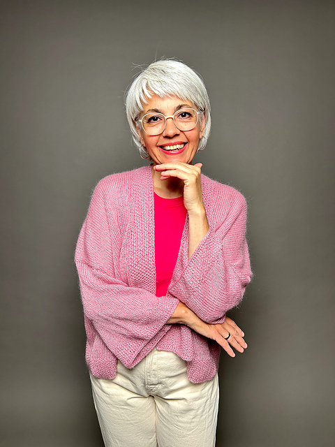 Ravelry: Kimono-Cardigan pattern by Dani Bauer