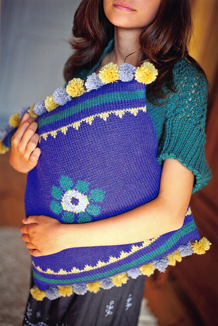 Ravelry: Intarsia Cushion pattern by Leanne Prouse