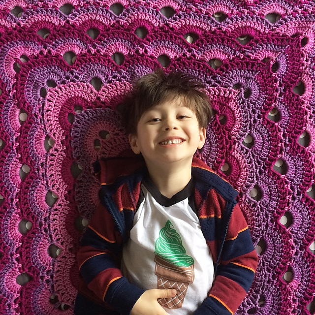 Ravelry: knittinghoneybee's Virus Blanket