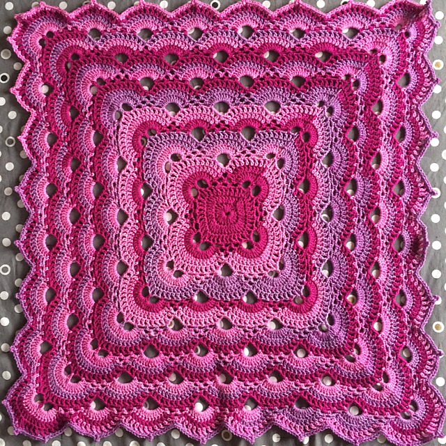 Ravelry: knittinghoneybee's Virus Blanket