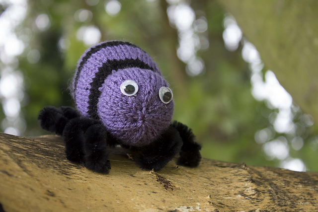 Ravelry: Spider Pin Cushion pattern by Jane Burns