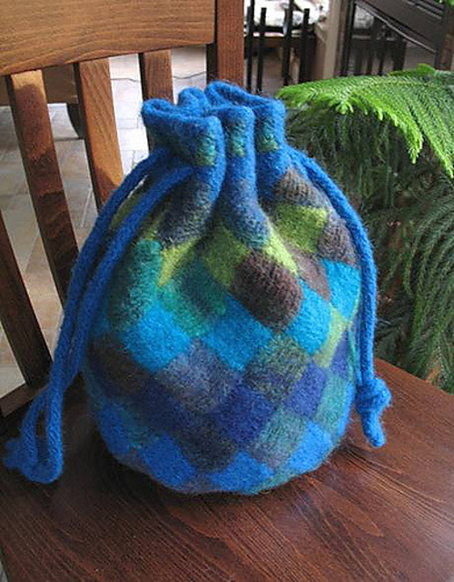 Ravelry: Peacock Entrelac Bag pattern by Knittin' Gin