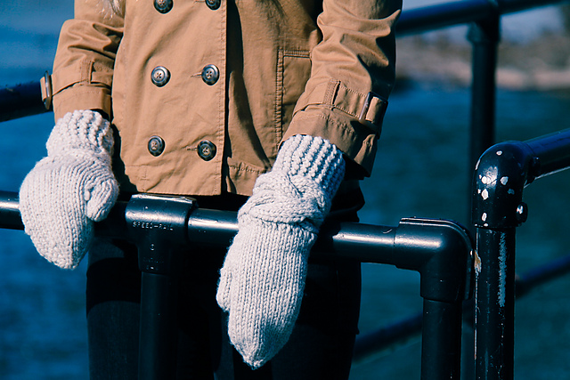 Ravelry: Silt & Stone Mittens pattern by Jennifer Dassau