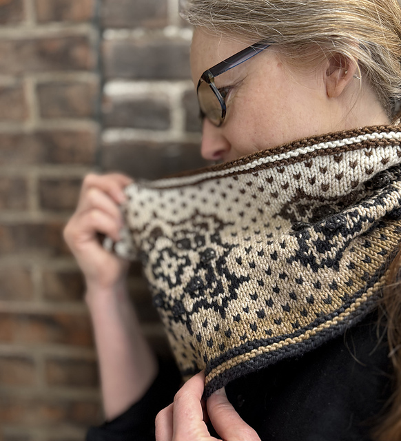 Ravelry: Baori Cowl pattern by Tina Whitmore