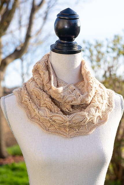 Ravelry: Fine Art Cowl pattern by Kelene Kinnersly