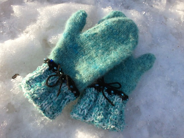 Ravelry: Multicolor Mittens pattern by Jane Davis