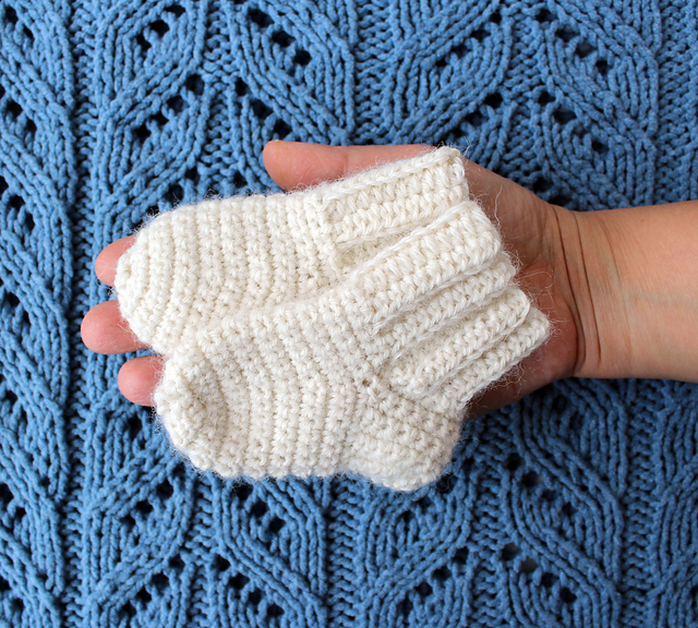 Ravelry: Alpaca socks for newborn pattern by Alisa Abrashkina
