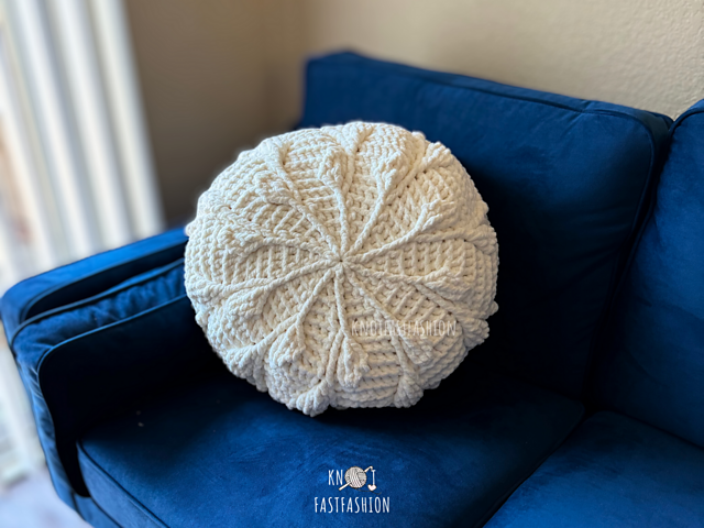 Ravelry: Fluffy Enchanted Leaves Pillow pattern by Pauline Tze ...