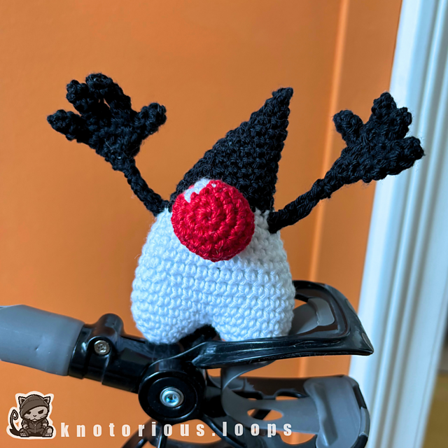Ravelry: Java Duke Amigurumi pattern by knotorious loops