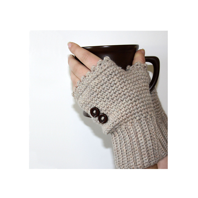 Ravelry: Ladies Fingerless Mitts pattern by Kim Miller