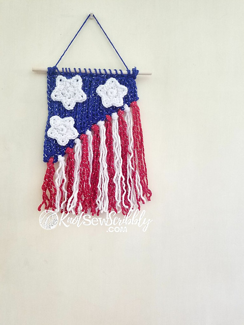 Ravelry: "Merica Sparkle Fringe Wall-Hanging pattern by Knot Sew Scribbly