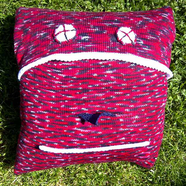 Ravelry: Machine Knit: Monster Cushion pattern by Ariadne Aranea