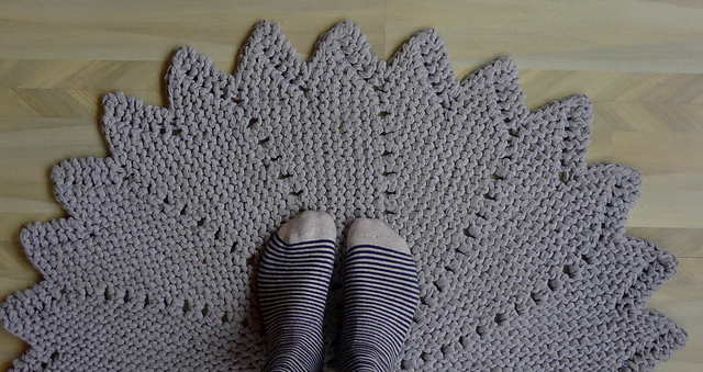 Ravelry: Rug pattern by knitting krakspark