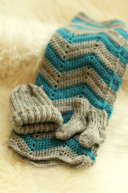 Ravelry: Baby sett pattern by Marianne Braastad