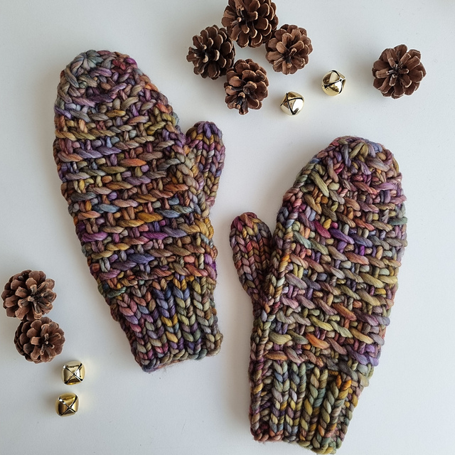 Ravelry: Wicker Basket Mittens pattern by Kristel Nieves
