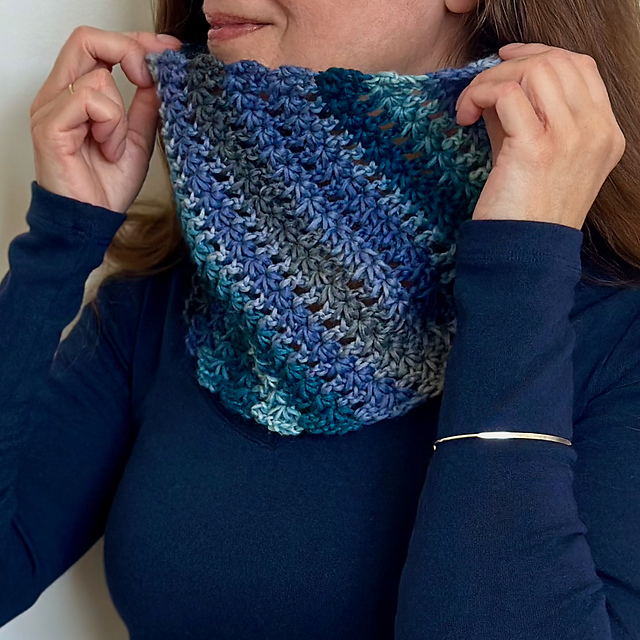 Ravelry: Sirius Cowls pattern by Kristin Lynn