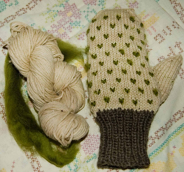 Ravelry: Lady Moss Mittens pattern by Kristin Roach