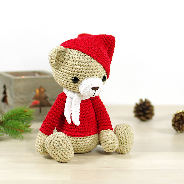 Ravelry: Christmas Teddy Bear pattern by Kristi Tullus