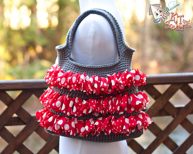 Ravelry: Sassy Ruffle Bag pattern by Katy Petersen